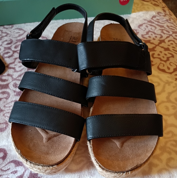 a,n,a | Accessories | Sandals | Poshmark